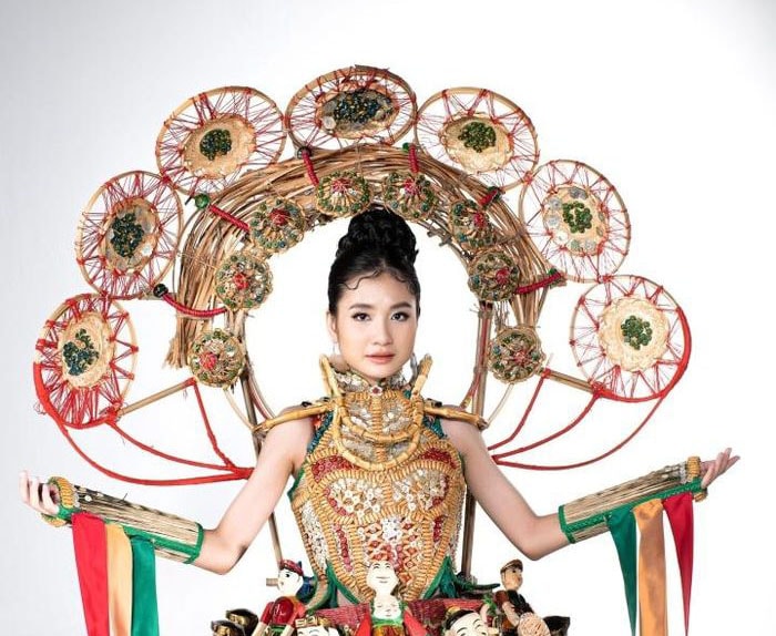 Nguyễn Thanh Hà mang trang phục lấy cảm hứng từ múa rối nước đi thi quốc tế