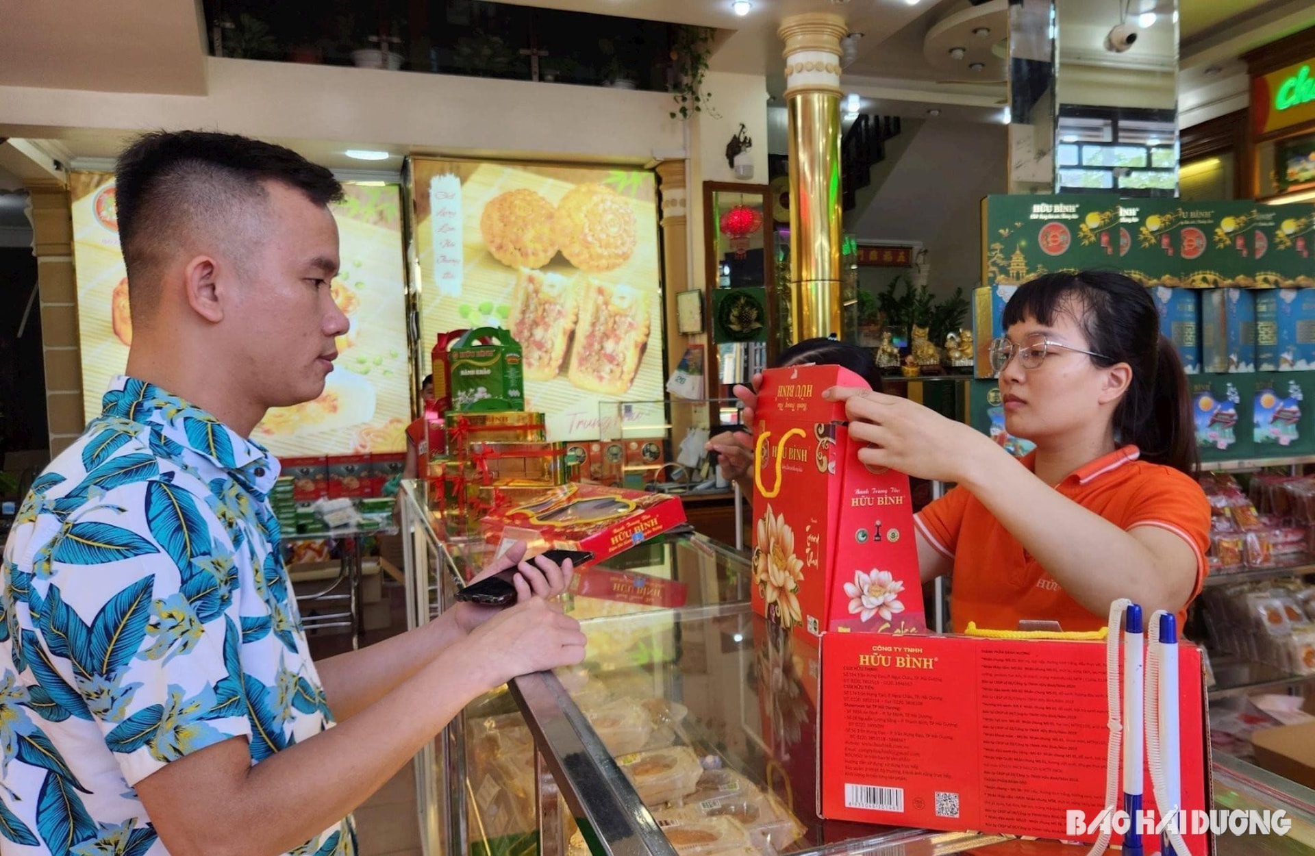 Bánh Trung thu Hữu Bình, gần 50 năm giữ hương vị truyền thống