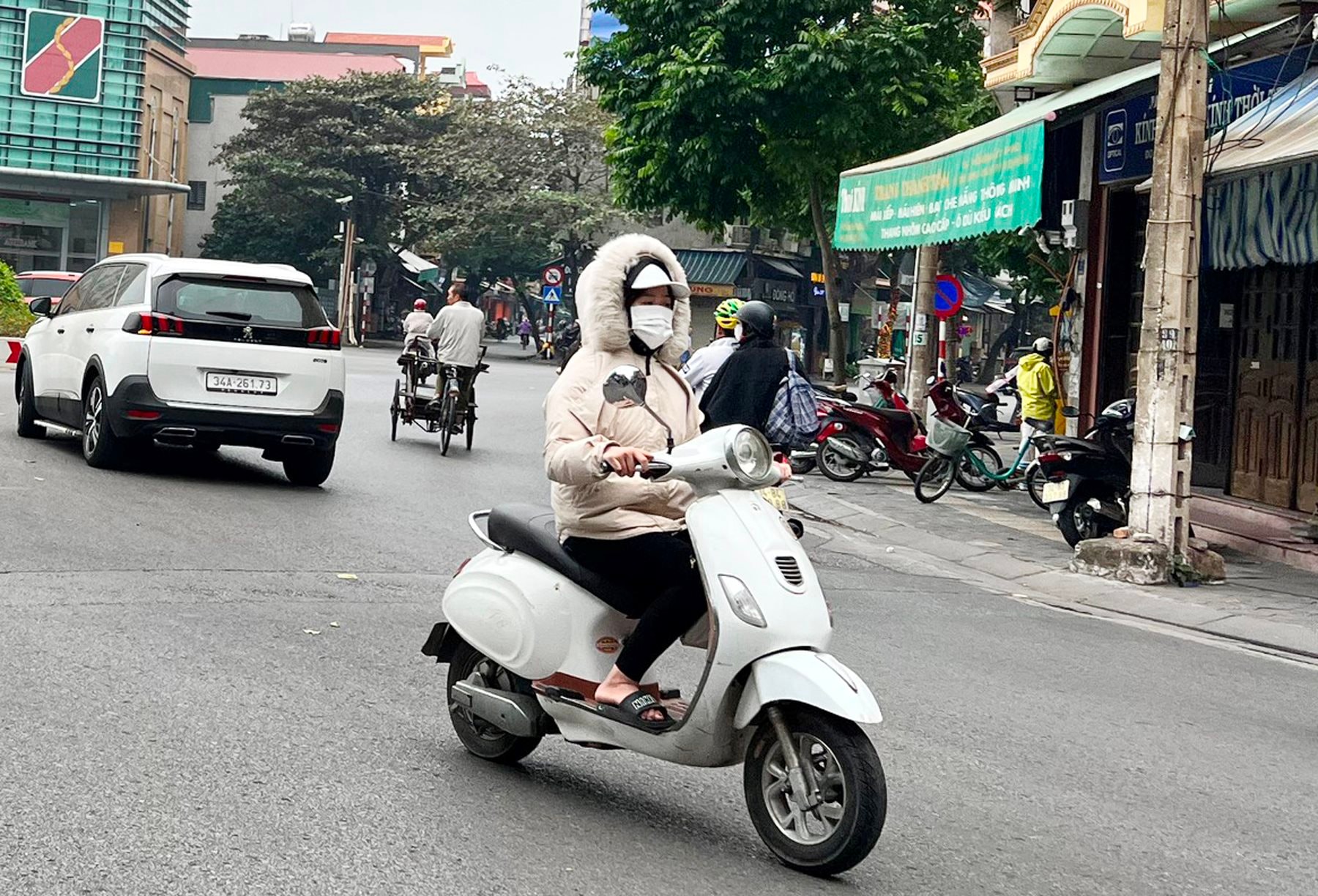 Strong cold wave hitting Hai Duong