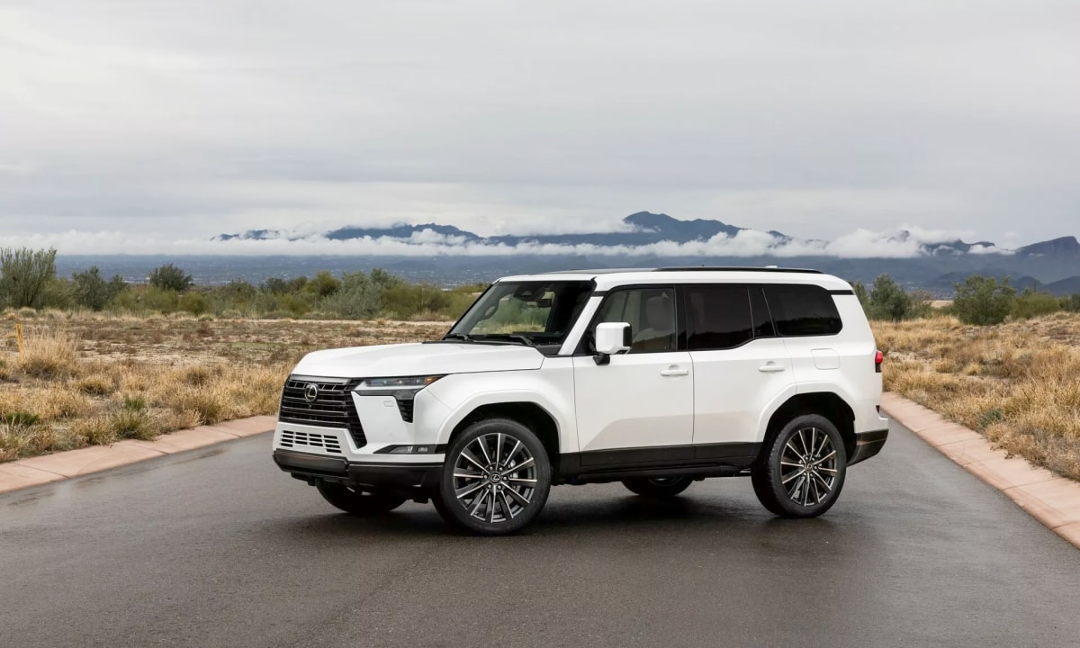 Vừa ra mắt, Lexus GX đã có bản nâng cấp mới