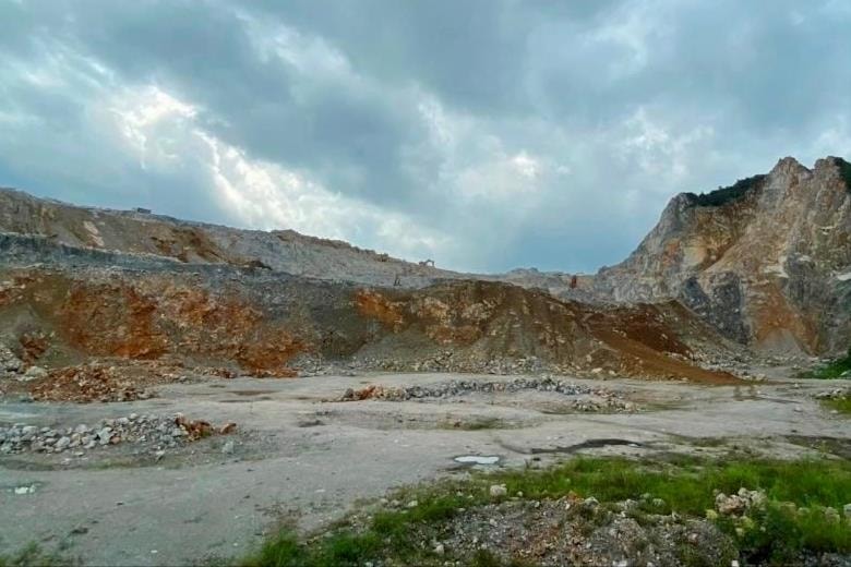 Khai thác mỏ đá vôi Áng Dâu và Áng Rong làm nguyên liệu sản xuất xi măng