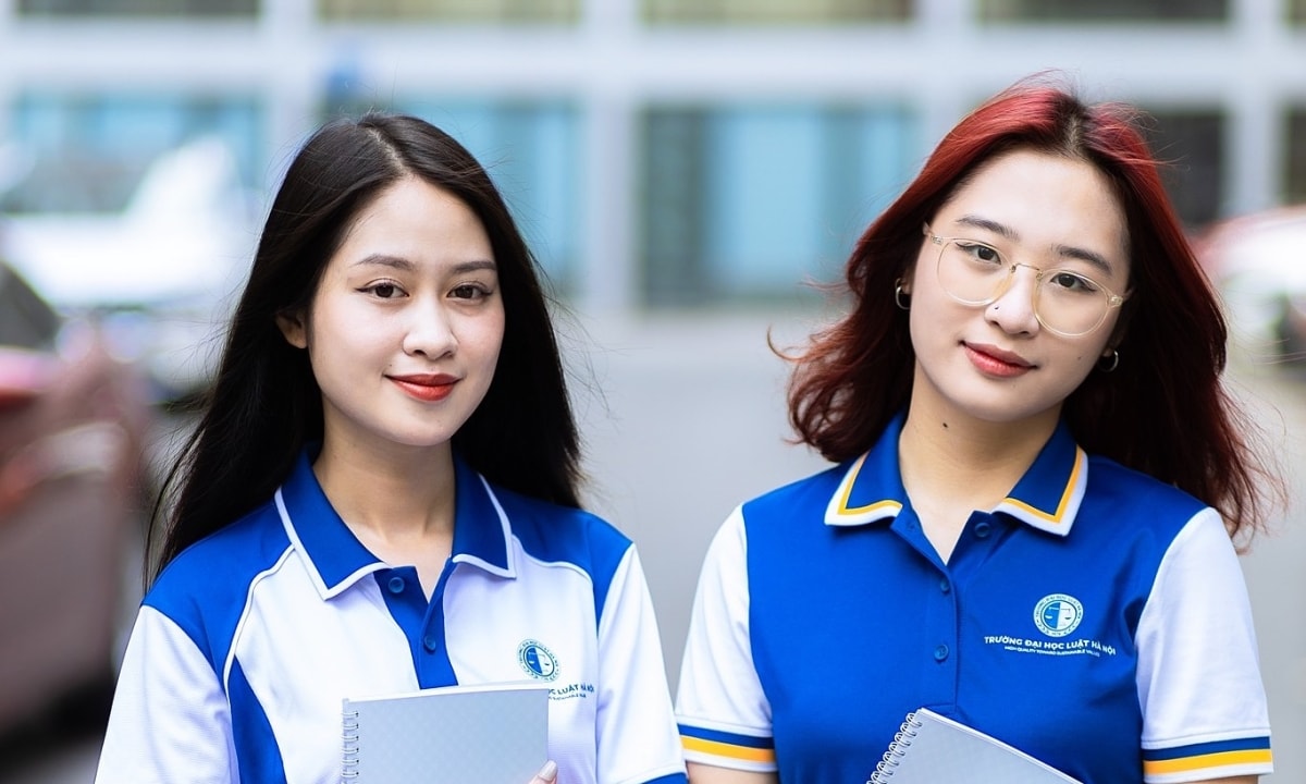 9 tổ hợp xét tuyển học bạ và điểm thi vào Đại học Luật Hà Nội