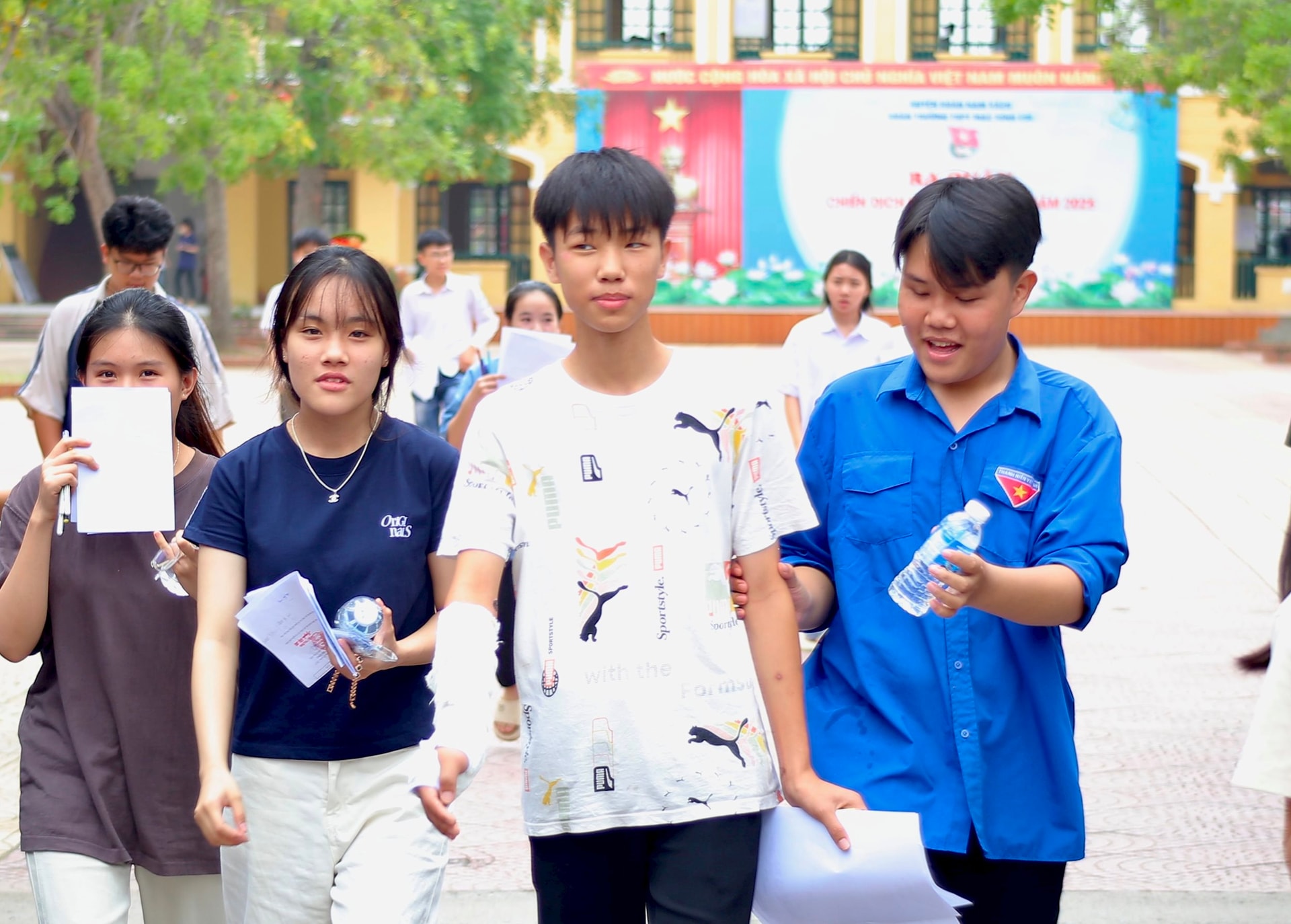 Hỗ trợ phòng thi đặc biệt cho 2 thí sinh gặp tai nạn trước kỳ thi vào lớp 10 ở Hải Dương