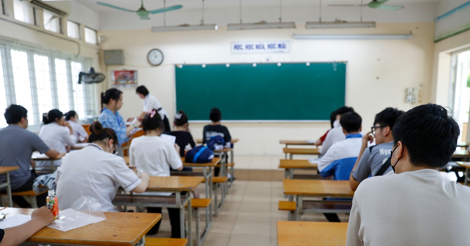 Loạt thí sinh có tổng điểm xét tuyển rất cao nhưng lại trượt tốt nghiệp ...