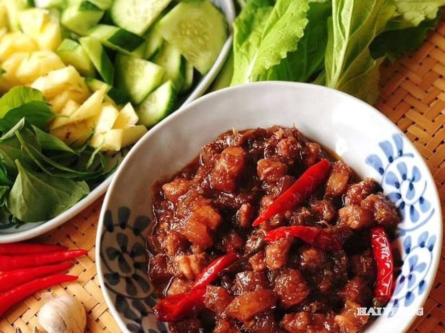 Thịt lợn kho mắm ruốc