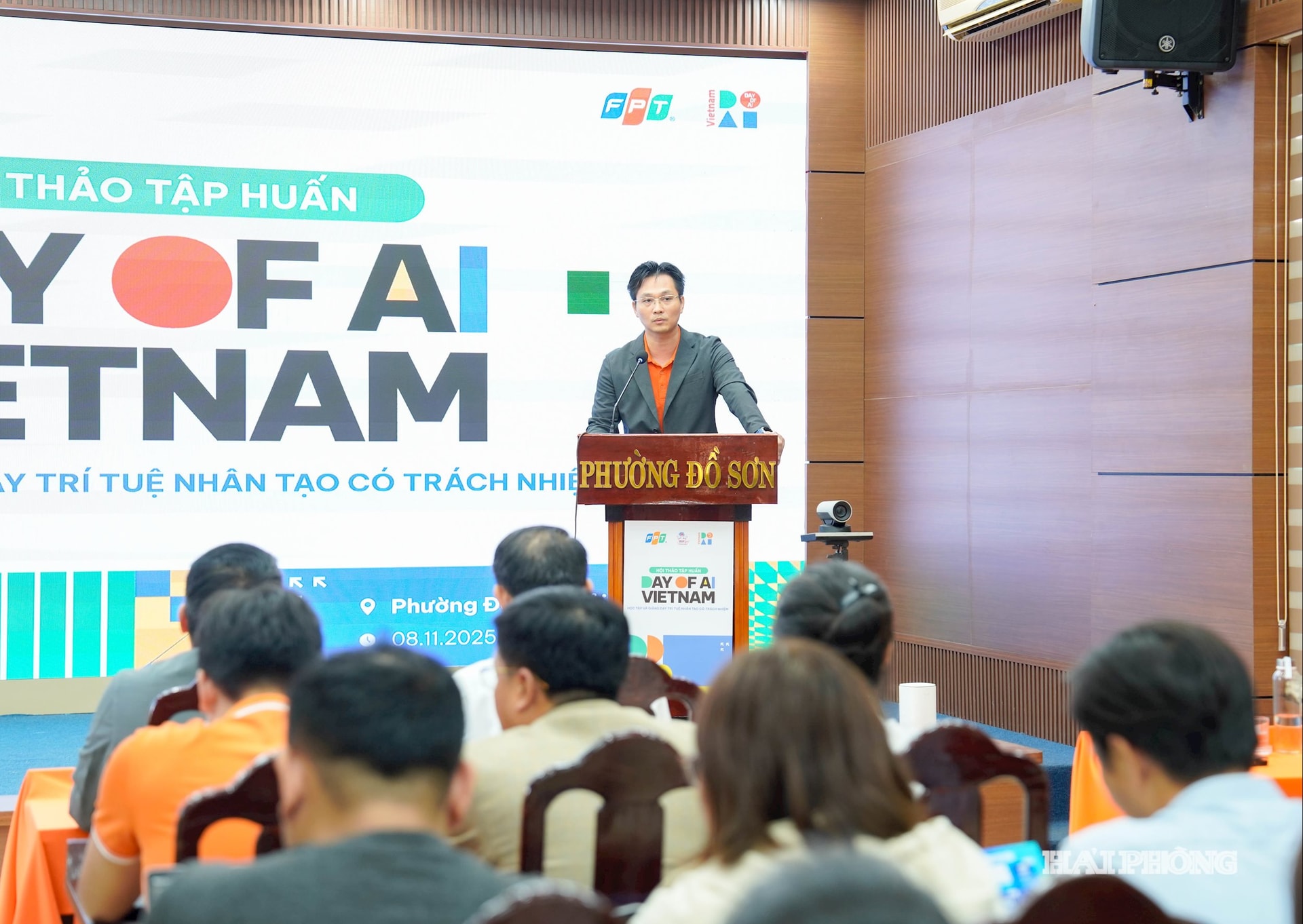 FPT School Hai Phong organizes AI training for nearly 100 teachers