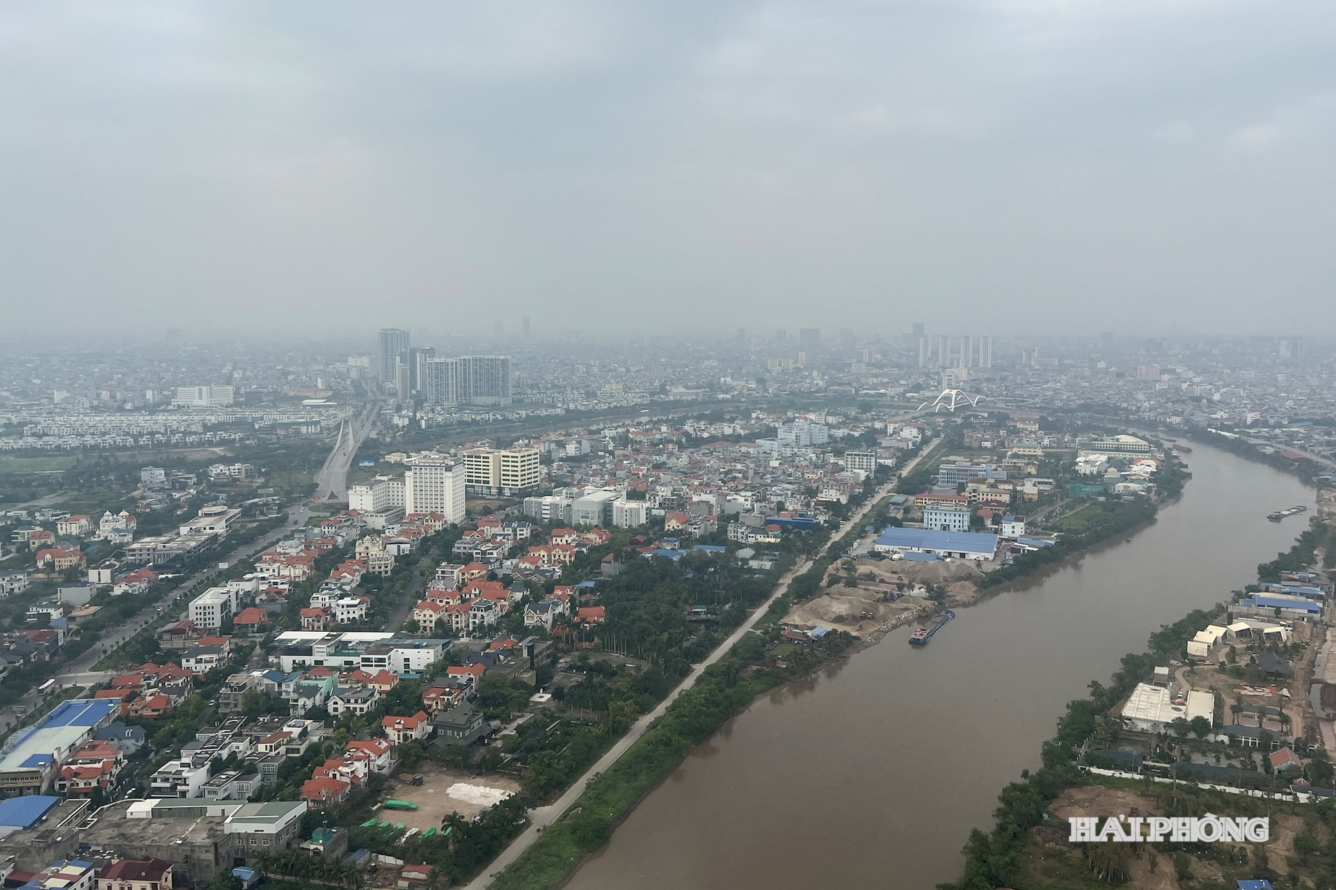 Hai Phong takes strong action to address sources of air pollution.