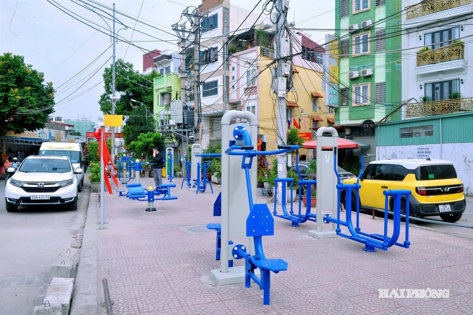 Liên đoàn Lao động thành phố trang bị dụng cụ tập luyện thể dục thể ...