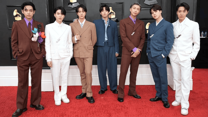 Nhóm nhạc K-pop BTS tái xuất với album mới