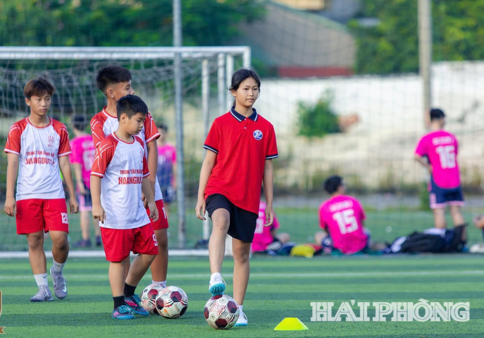 'Bệ đỡ' cho các cầu thủ bóng đá nữ Hải Phòng