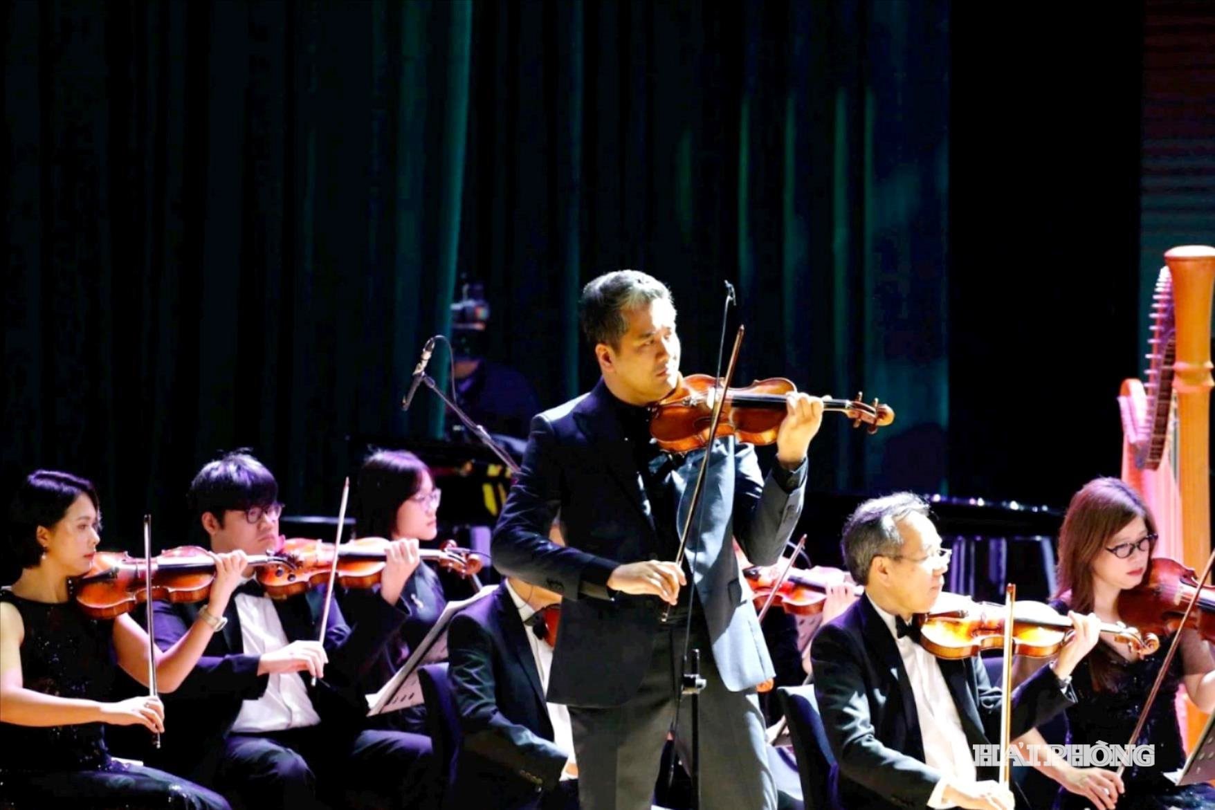 New Year Concert 2026 sẽ diễn ra vào 20 giờ tối nay tại Nhà hát Hoa Phượng