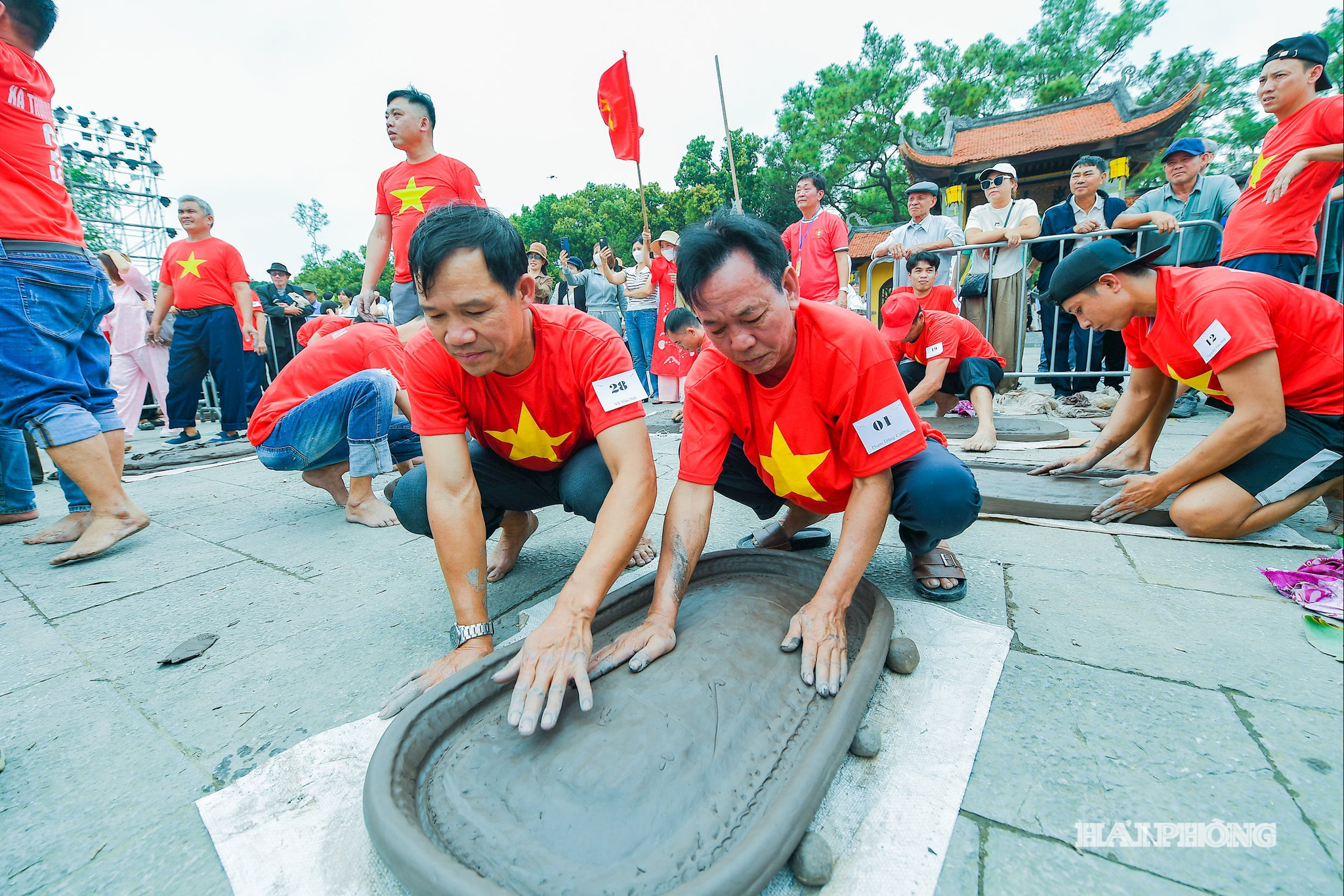Sôi nổi Liên hoan pháo đất thành phố Hải Phòng lần thứ I