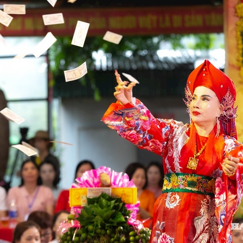 Gìn giữ tín ngưỡng thờ Mẫu Tam phủ của người Việt